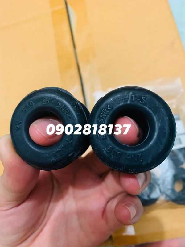 56217EB70A Cao su đầu phuộc trước Navara D40T - Phụ Tùng Nissan Sài Gòn